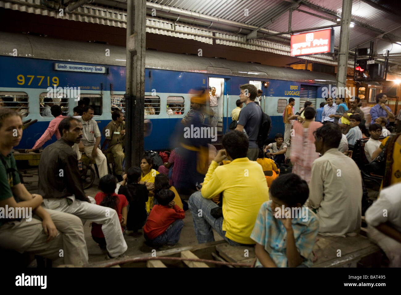 Old delhi station hi-res stock photography and images - Alamy