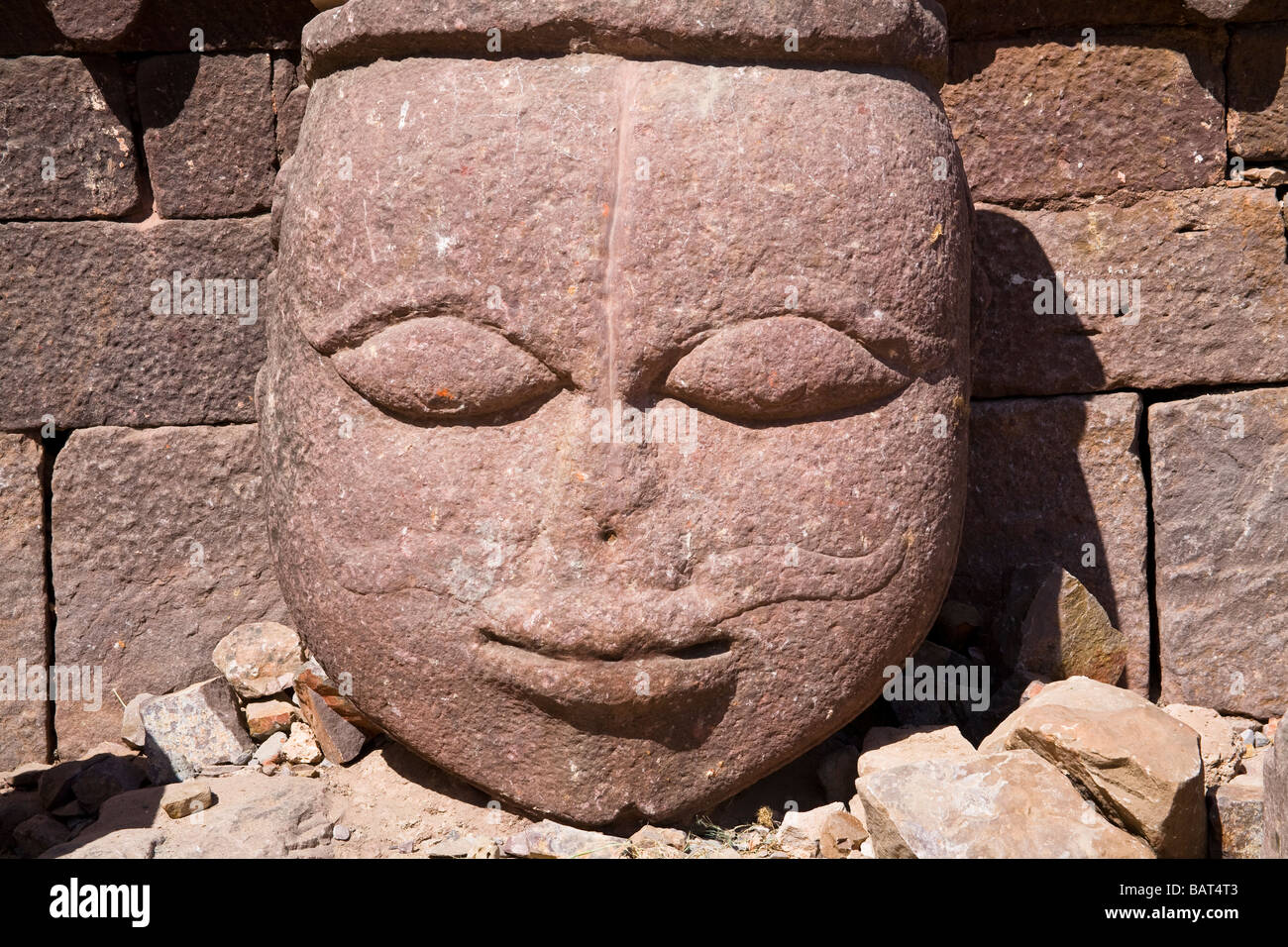 Indian head sculpture carving hi-res stock photography and images - Alamy