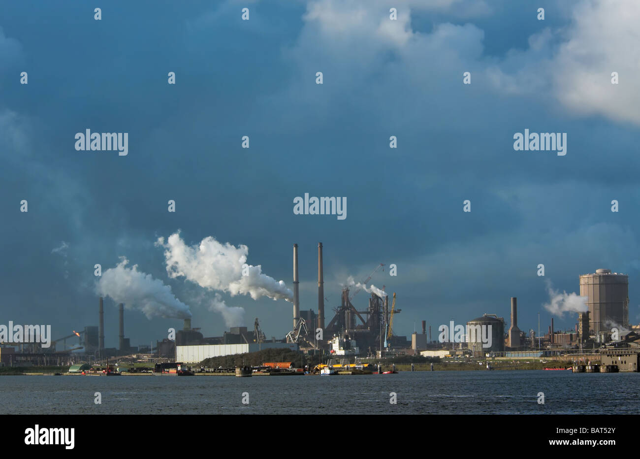 industry at the harbor Stock Photo - Alamy