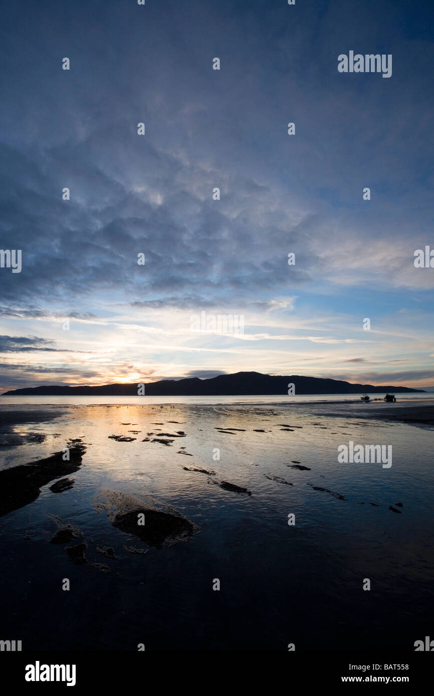 Sunset over Kapiti Island and Paraparaumu Beach Kapiti Coast North ...