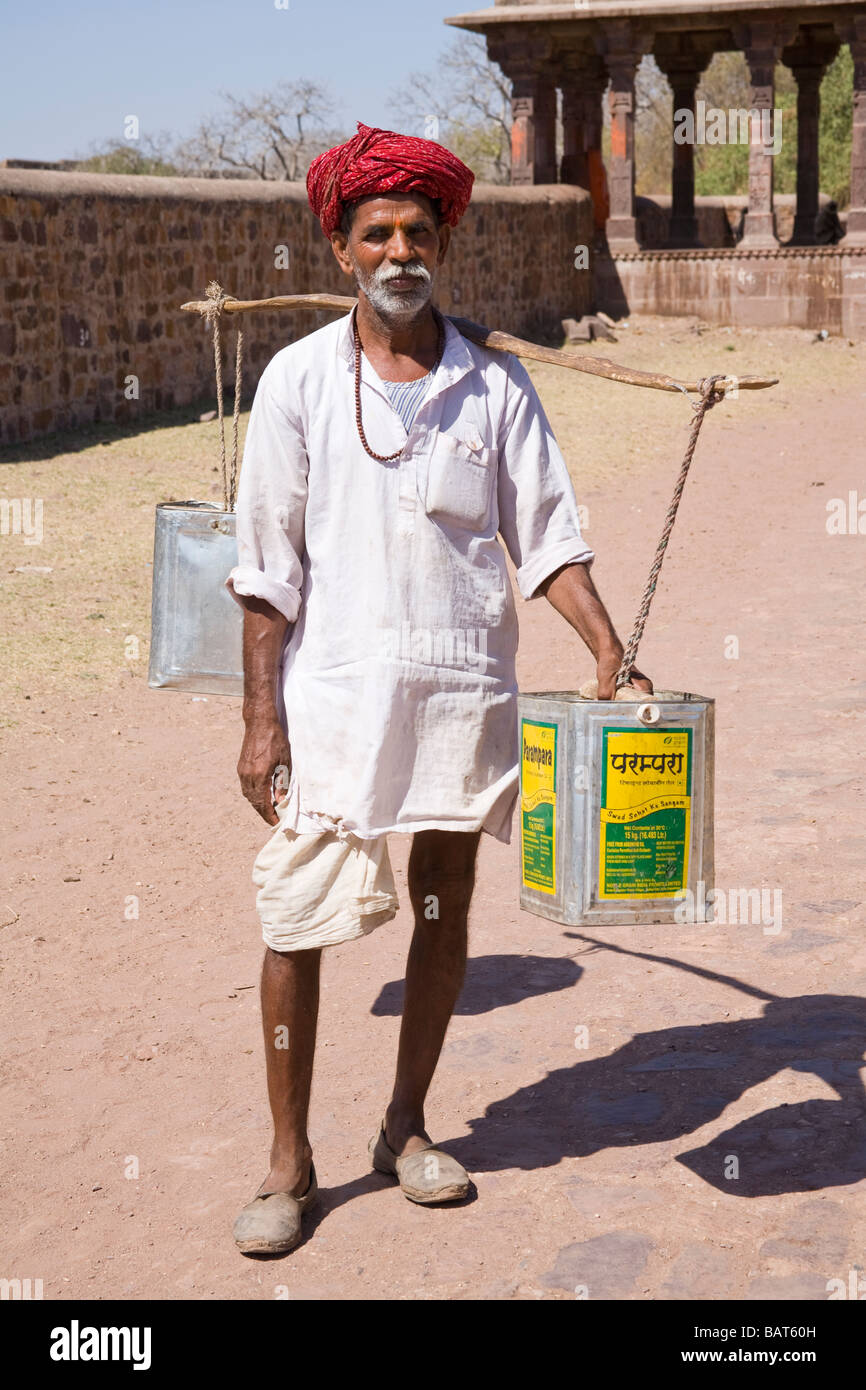 Indian man porter carrying hi-res stock photography and images - Alamy