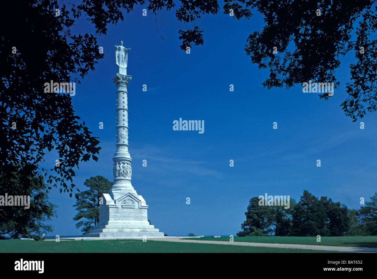 Yorktown victory monument hi-res stock photography and images - Alamy