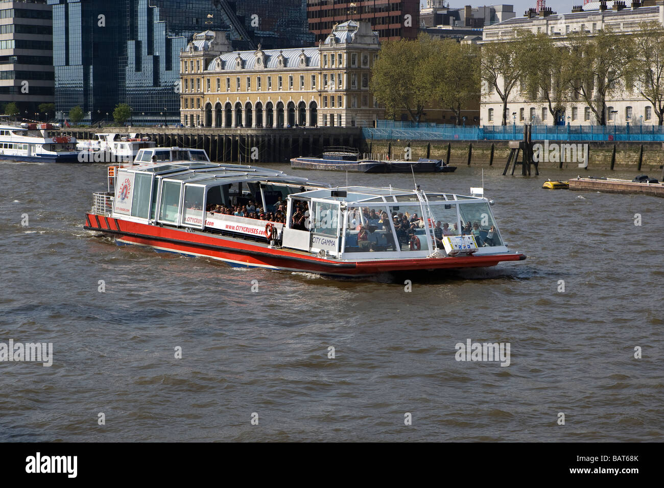 Thames river boat hi-res stock photography and images - Alamy