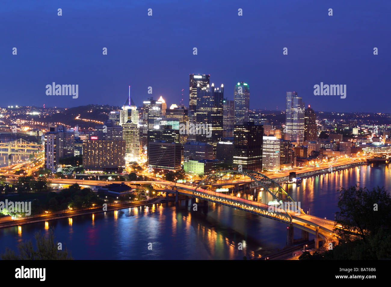 Pittsburgh skyline at Night Stock Photo - Alamy
