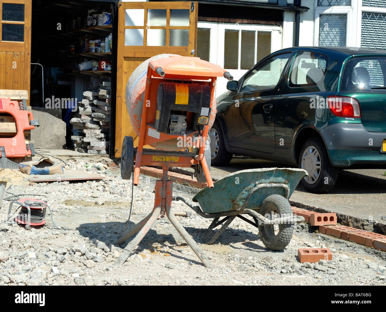 Builders mess hi-res stock photography and images - Alamy