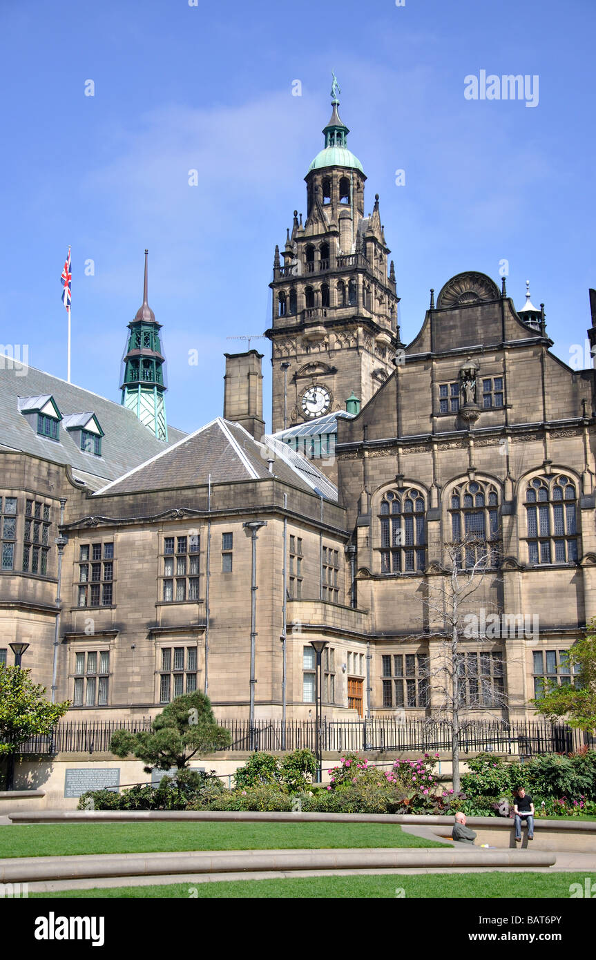 Peace Gardens and Sheffield Town Hall, Millennium Square, Sheffield ...