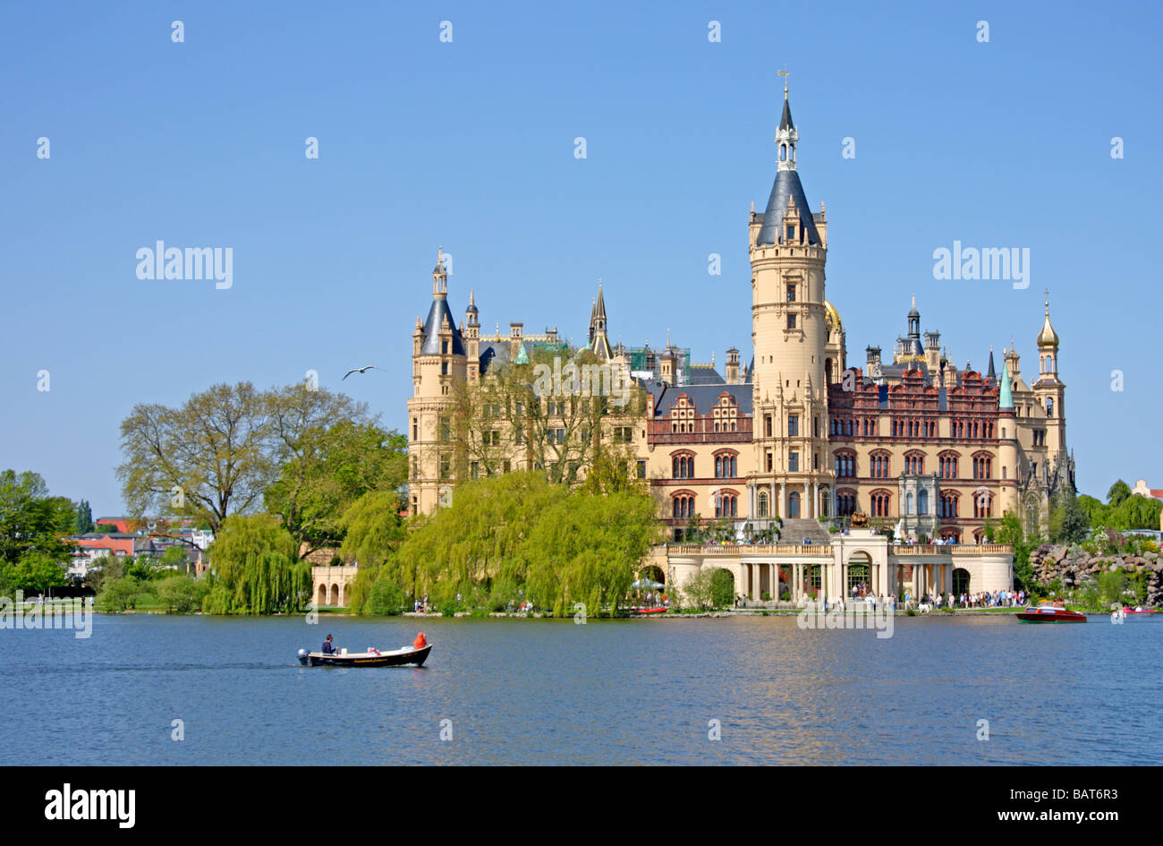 Schwerin Castle and Lake in Mecklenburg Western-Pomerania Stock Photo ...