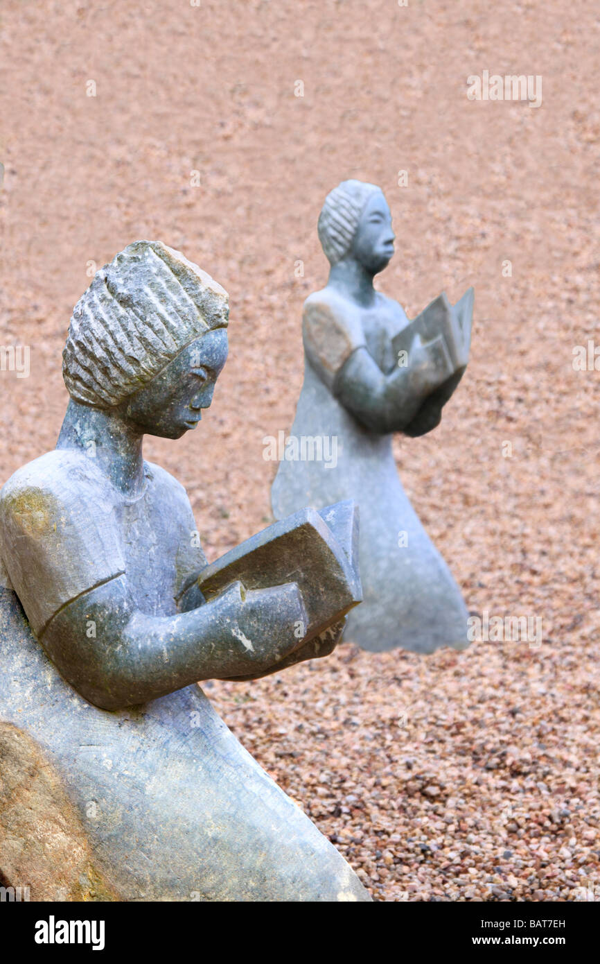 Stone carved figures by unknown Shona artist Zimbabwe Stock Photo - Alamy