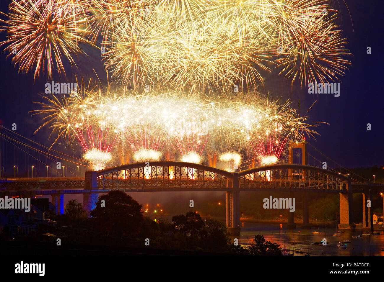 Royal Albert Bridge / Brunel 150 Celebration Fireworks, Saltash ...