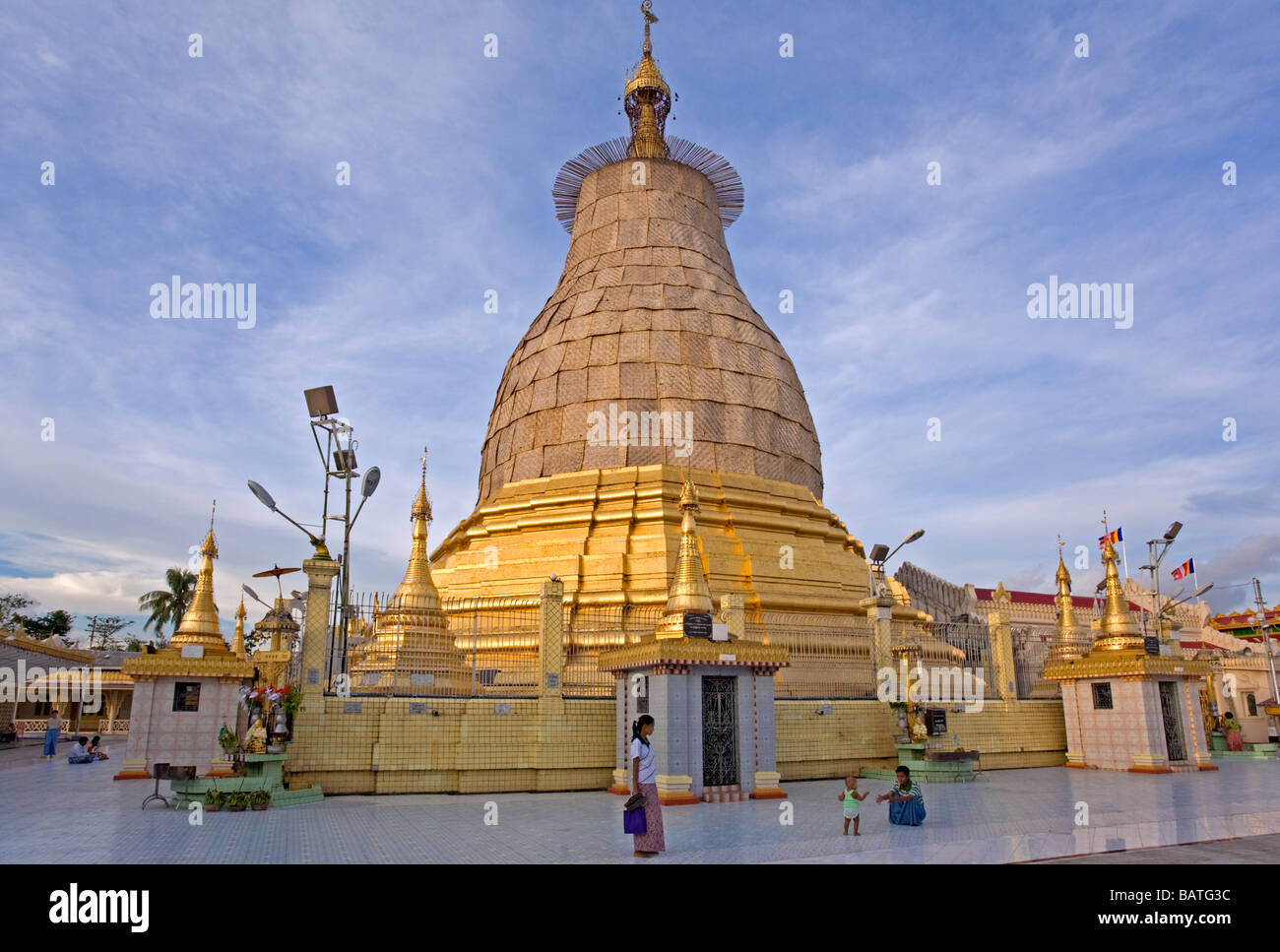 Botataung Paya. Yangon. Myanmar Stock Photo - Alamy
