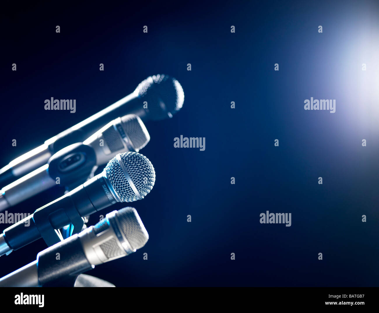 Mounted microphone hi-res stock photography and images - Alamy