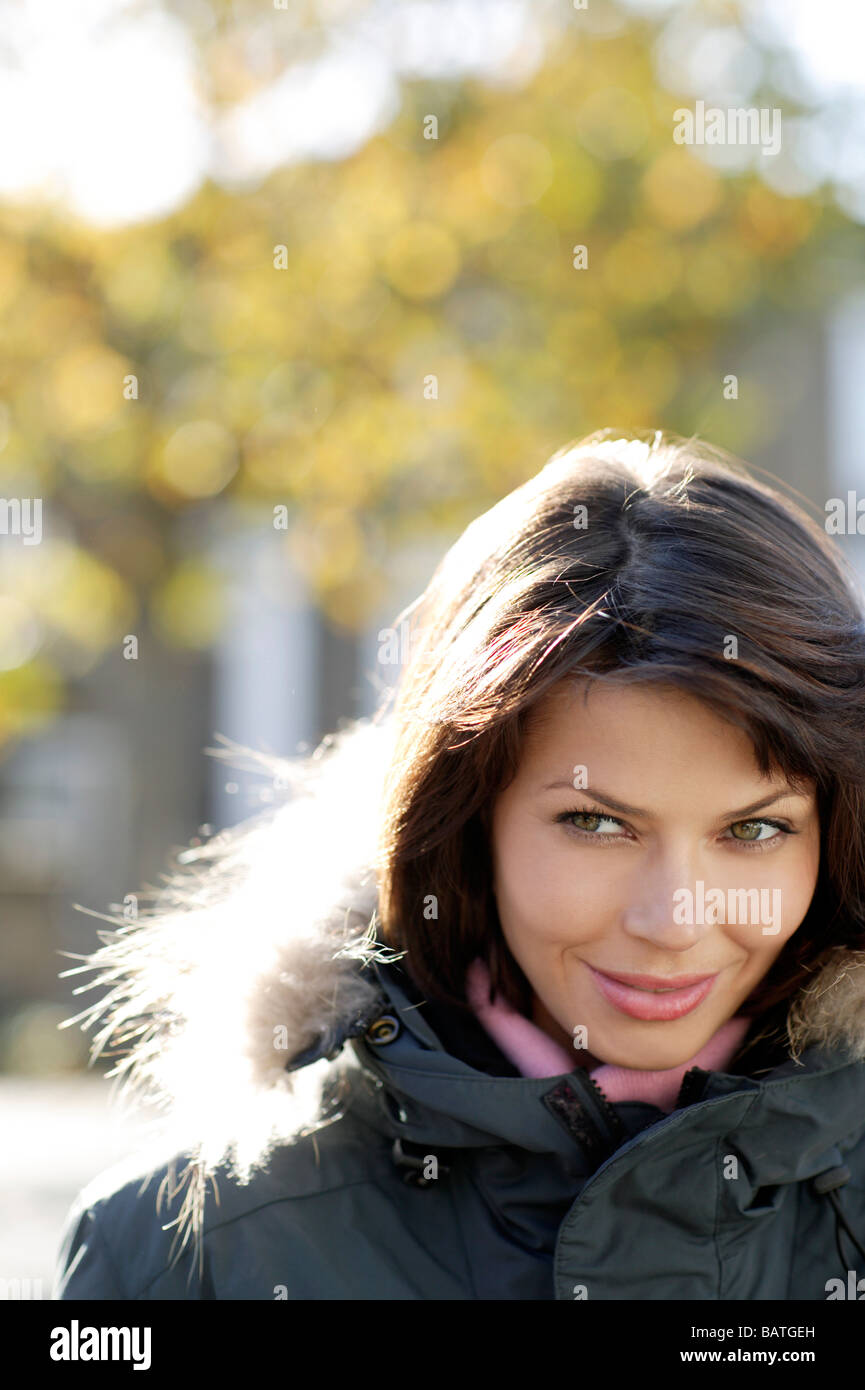 People wearing winter clothing hi-res stock photography and images - Alamy