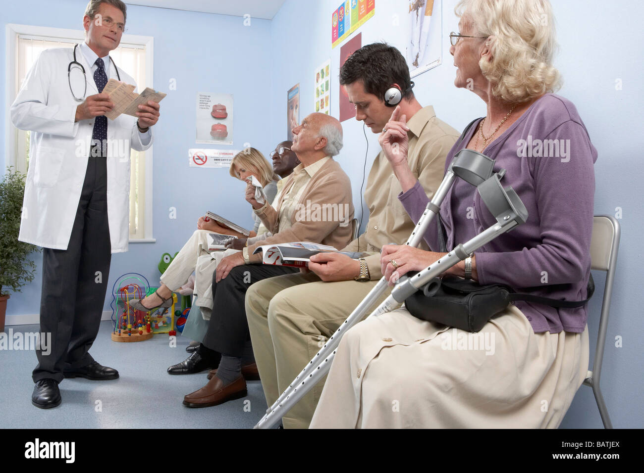 Crowded Waiting Room High Resolution Stock Photography and Images - Alamy