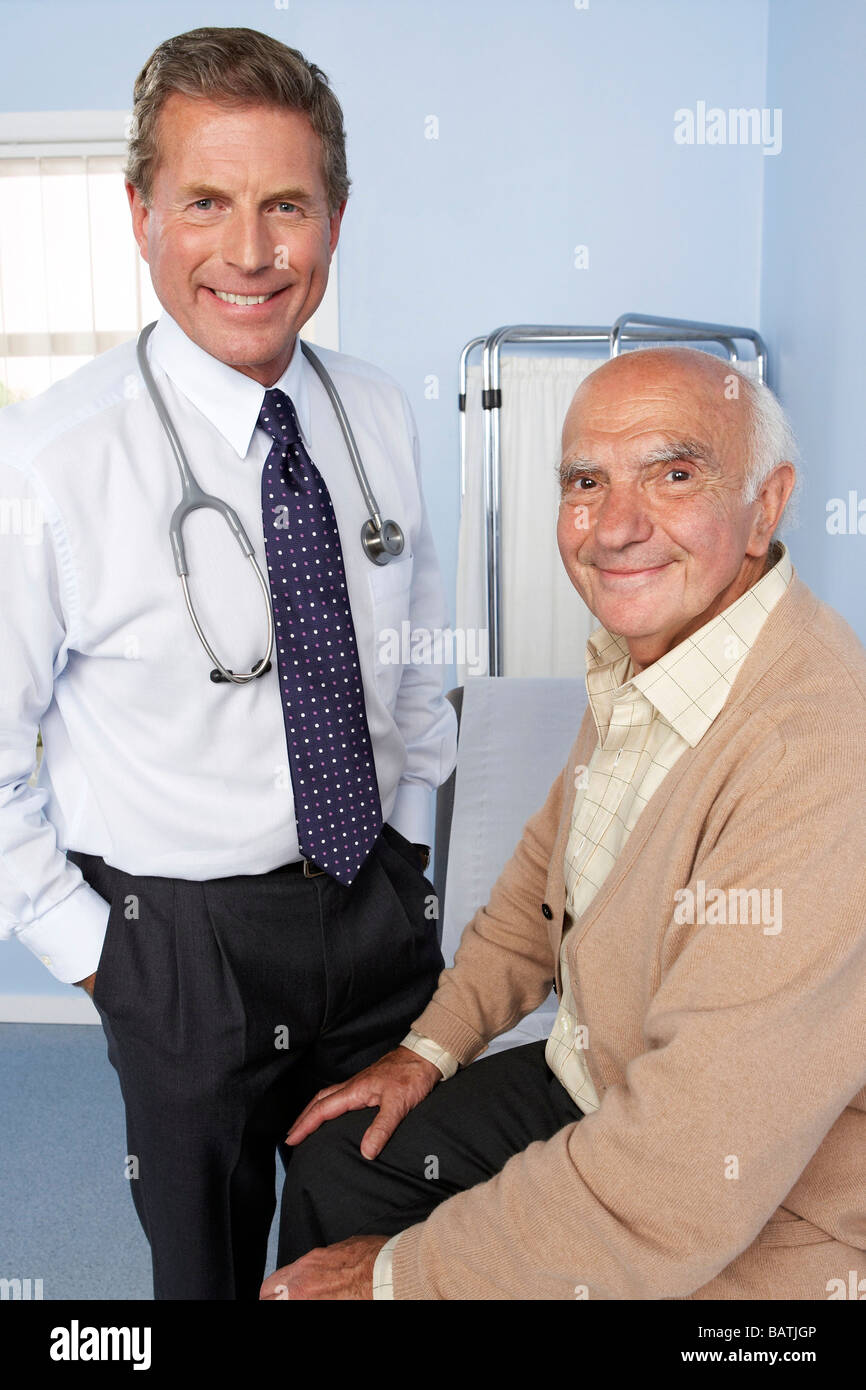 Ggeneral practitioner and elderly patient Stock Photo - Alamy