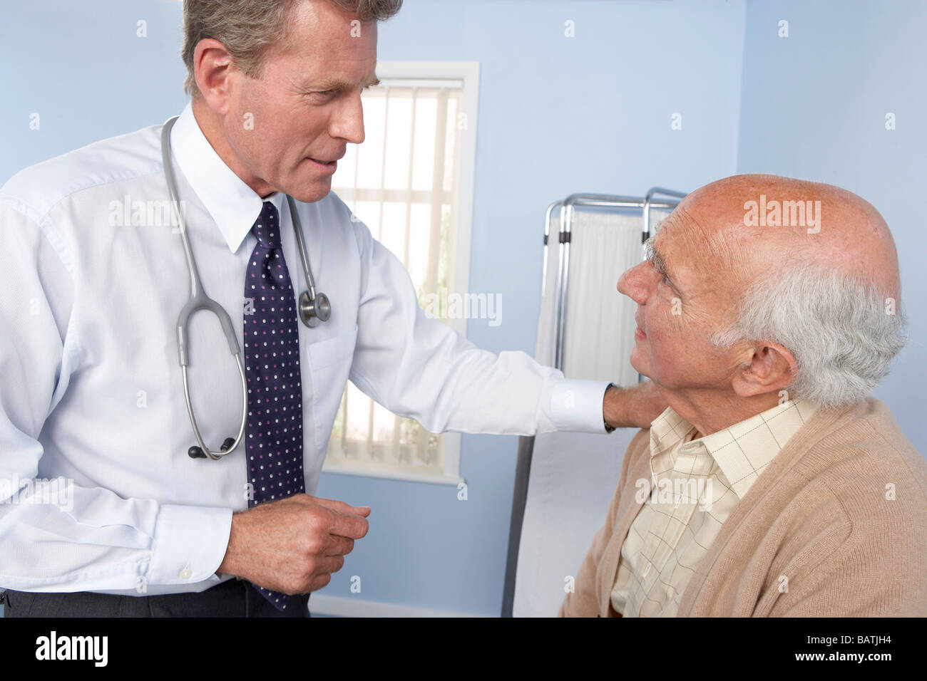 Patient questioning doctor hi-res stock photography and images - Alamy