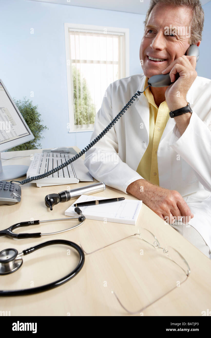 Hospital electronic record keeping hi-res stock photography and images ...