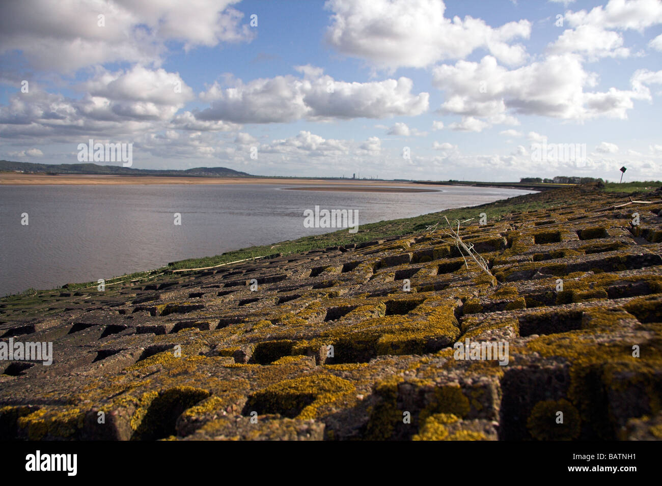 River Mersey Estuary, Widnes, Cheshire, UK Stock Photo - Alamy