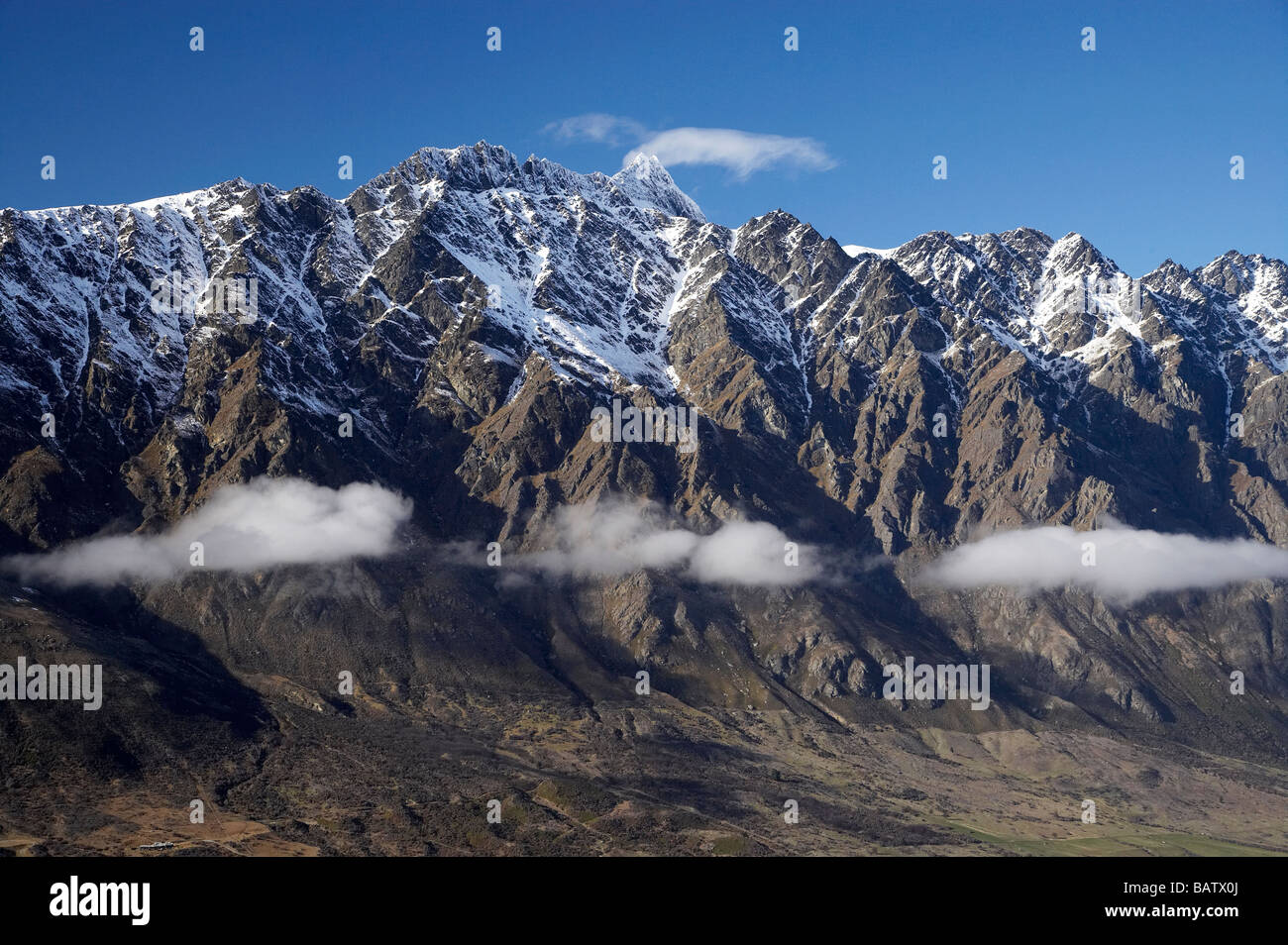Queenstown mountain ranges hi-res stock photography and images - Alamy