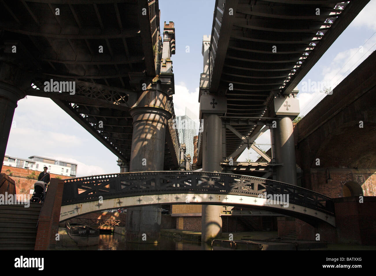 Victorian railway bridge castlefield manchester hi-res stock ...