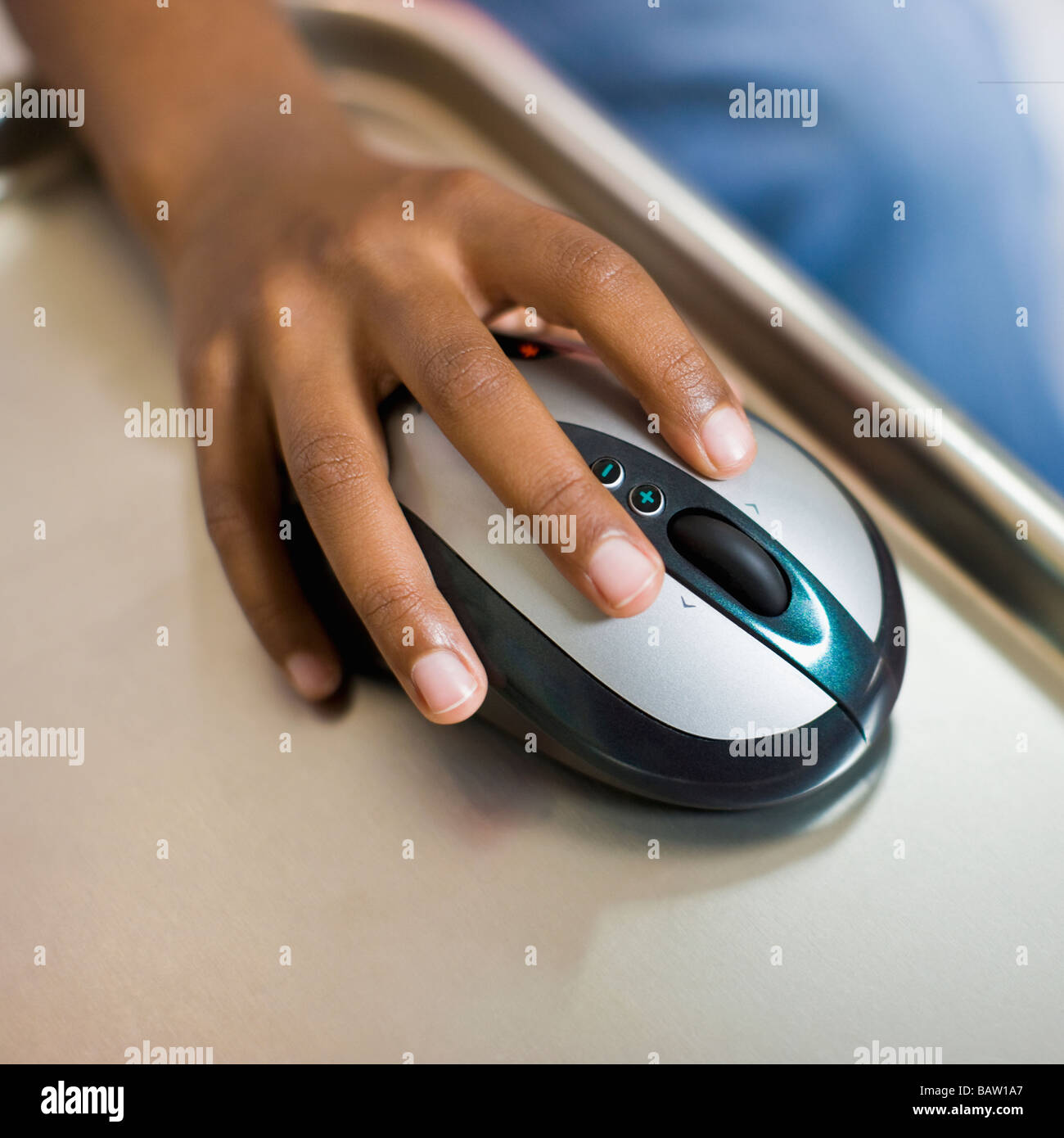 Hand clicking on computer mouse hi-res stock photography and images - Alamy