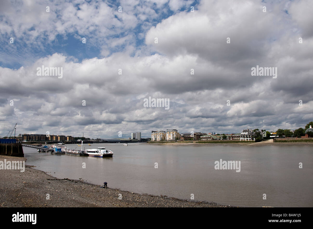 Water flats river thames hi-res stock photography and images - Alamy