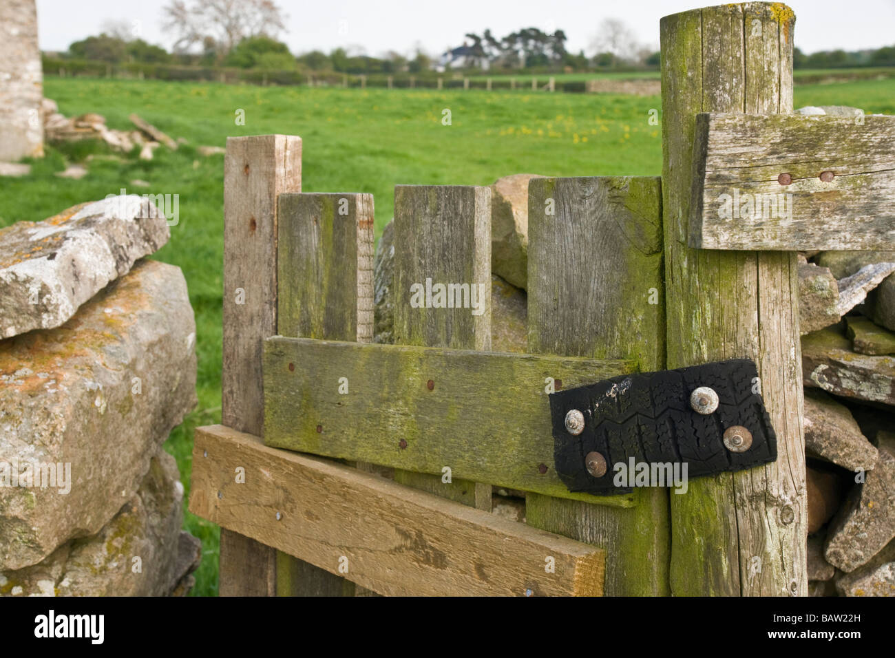 Hinge stile hi-res stock photography and images - Alamy