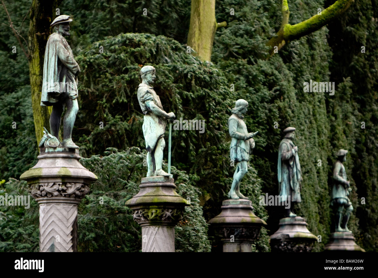 Bronze statues of tradesmen around Place du Petit Sablon - Brussels ...
