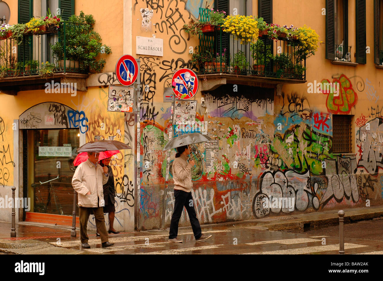 Milan street art graffiti hi-res stock photography and images - Alamy