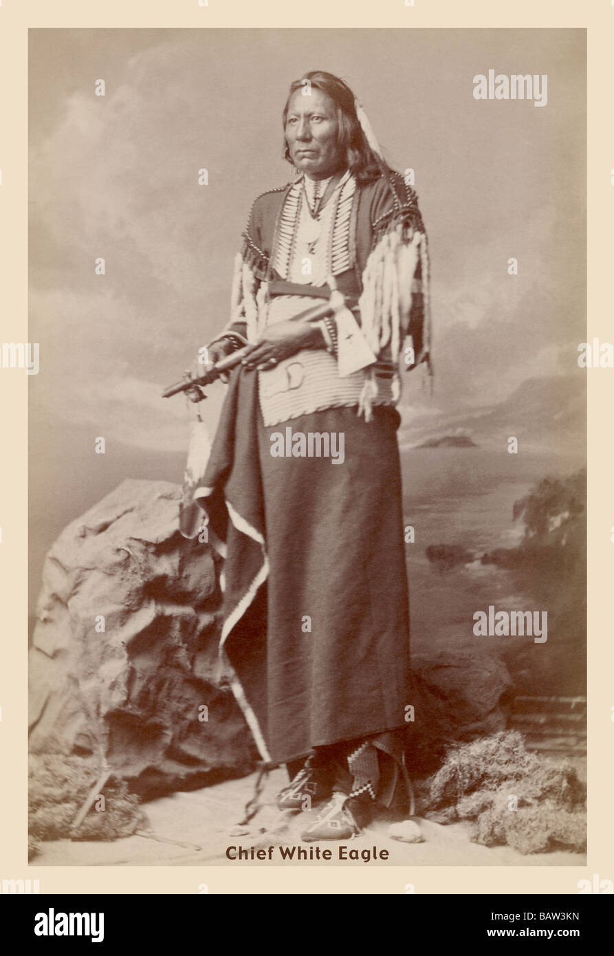 Eagle feather native american indian hi-res stock photography and ...