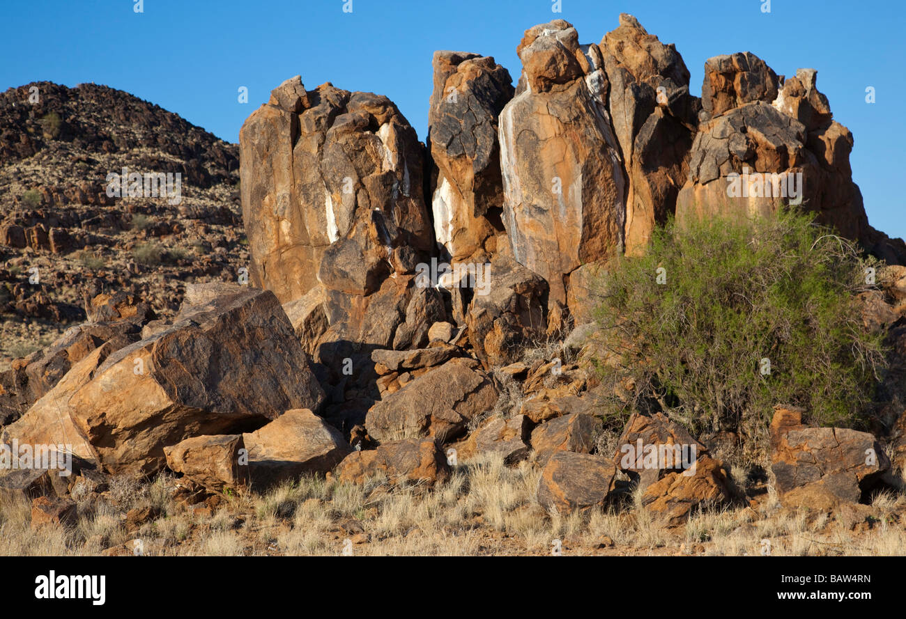 Dry bush rock formation hi-res stock photography and images - Alamy