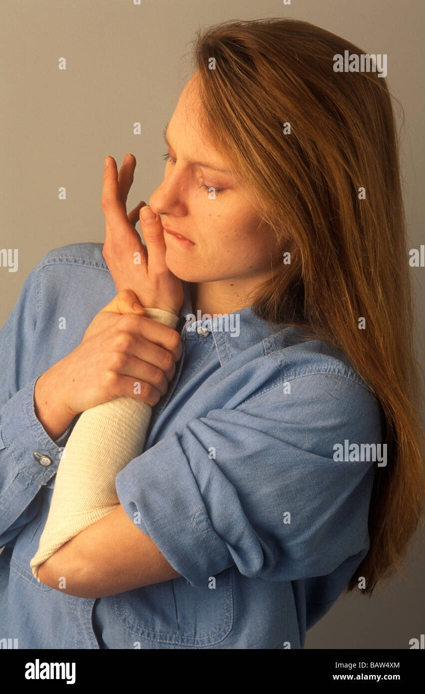 Wrist Plaster Stock Photos & Wrist Plaster Stock Images - Alamy