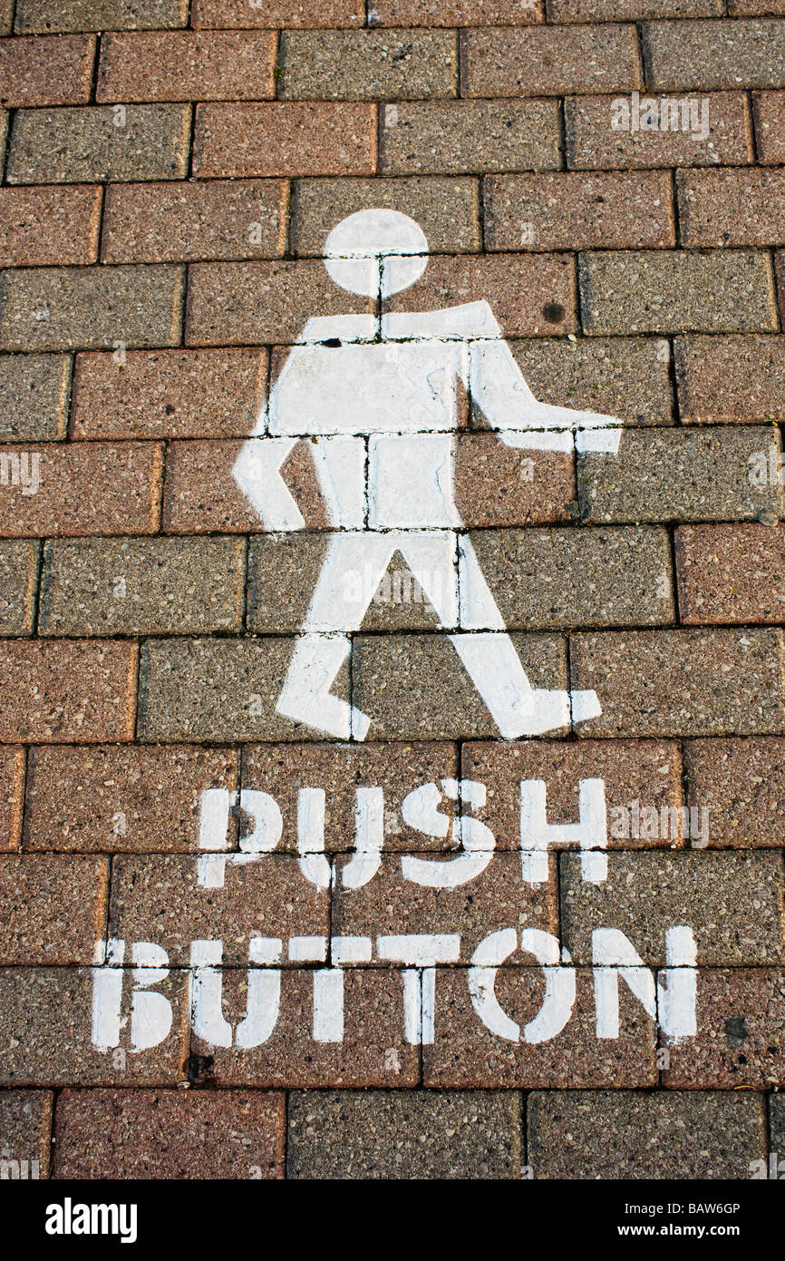 Street crossing sign hi-res stock photography and images - Alamy