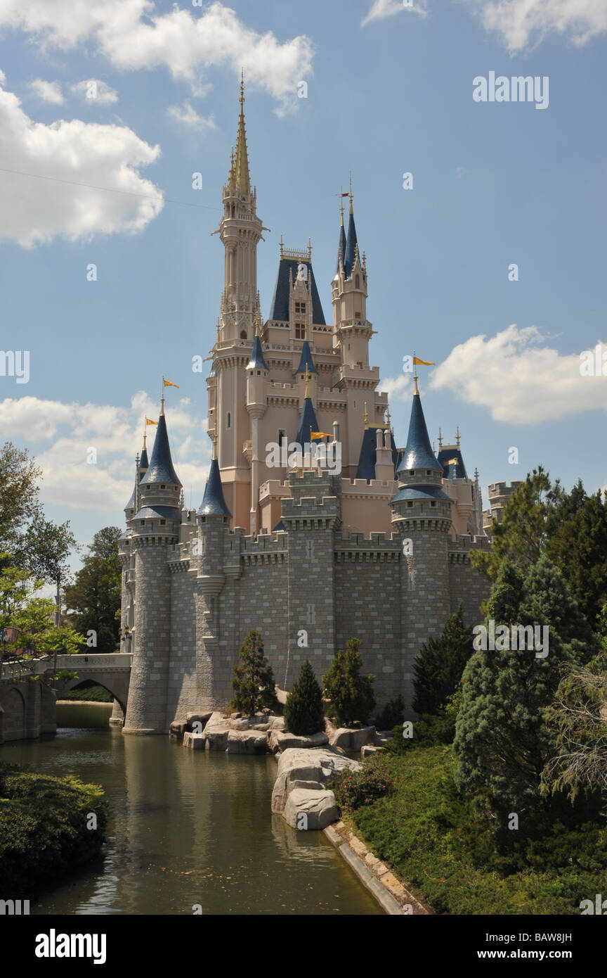 Magic kingdom castle hi-res stock photography and images - Alamy