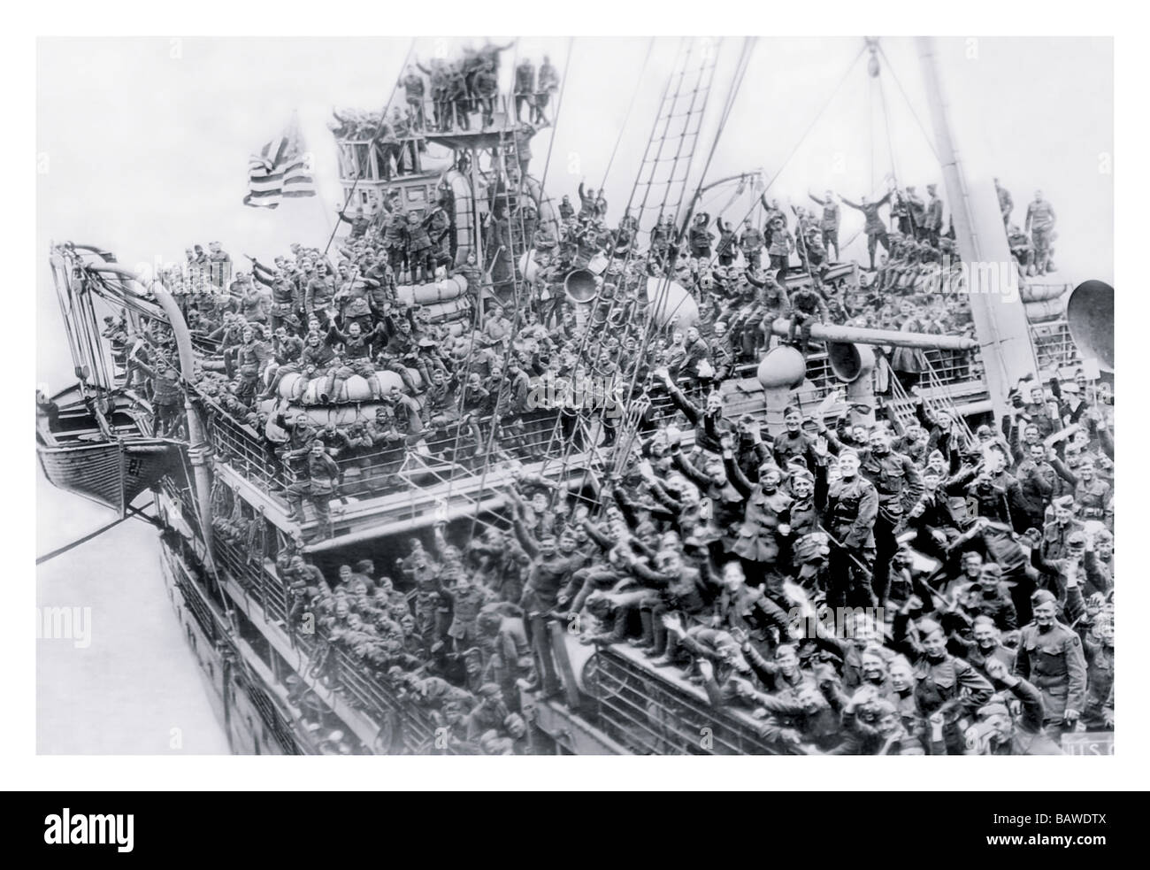 Troop ship hi-res stock photography and images - Alamy