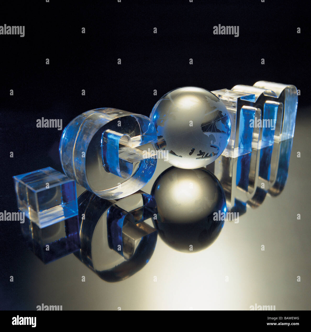 The word com with crystal ball Stock Photo - Alamy