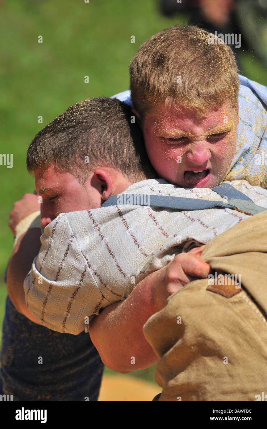 Wrestlers fight hi-res stock photography and images - Alamy
