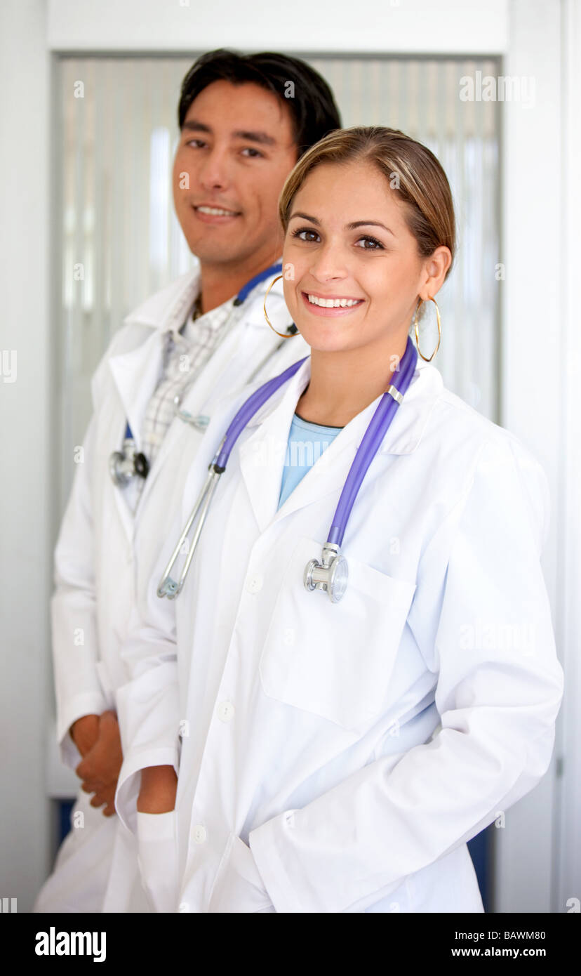 Smiling team doctors hospital hi-res stock photography and images - Alamy