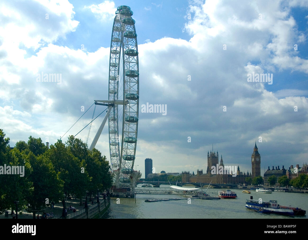 London eye thames river ships hi-res stock photography and images - Alamy
