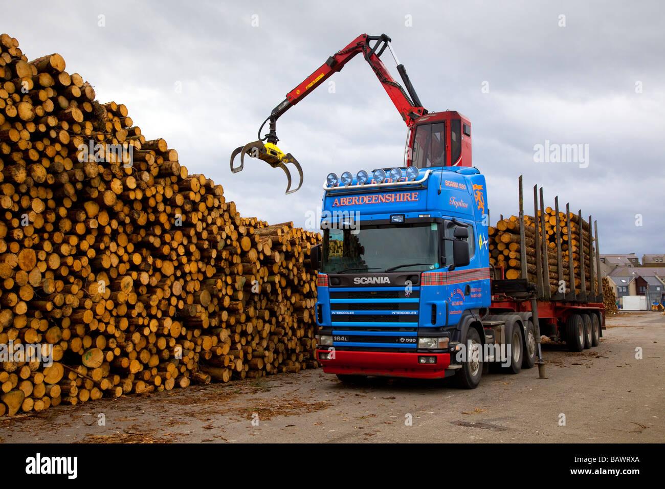 Machine Lifting Lumber High Resolution Stock Photography and Images - Alamy