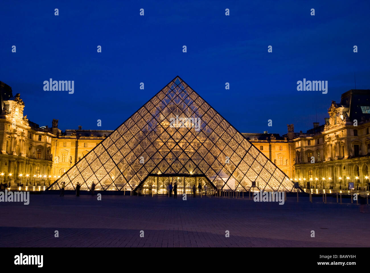 Pyramid Entrance to Louvre Stock Photo - Alamy