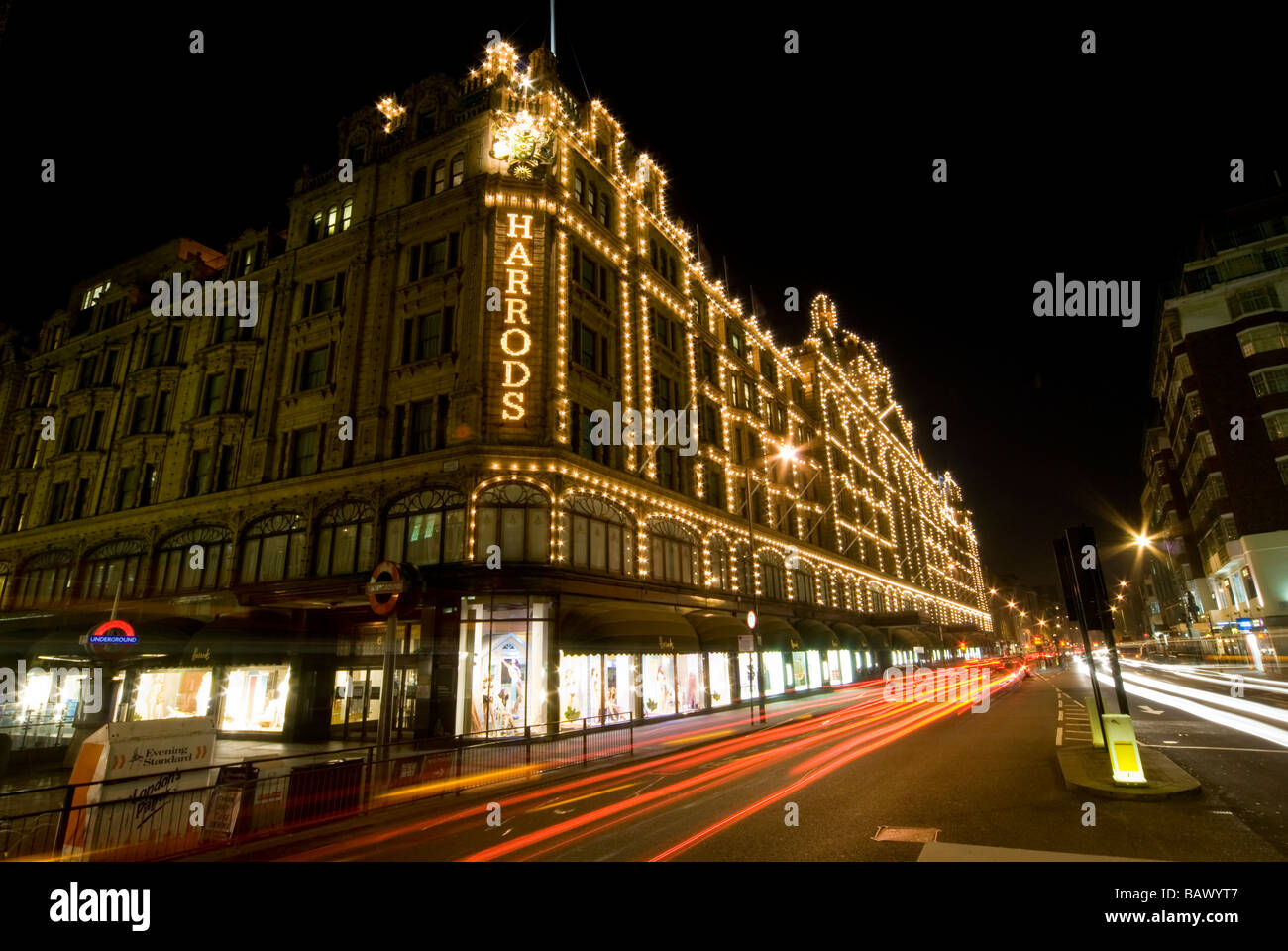 Harrods london exterior hi-res stock photography and images - Alamy