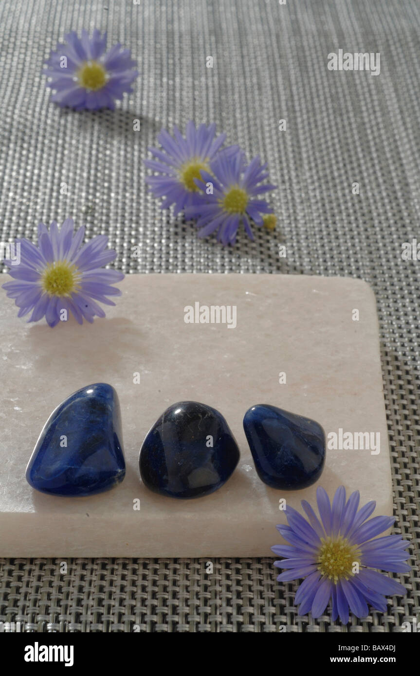 Lapis lazuli gemstone hi-res stock photography and images - Alamy