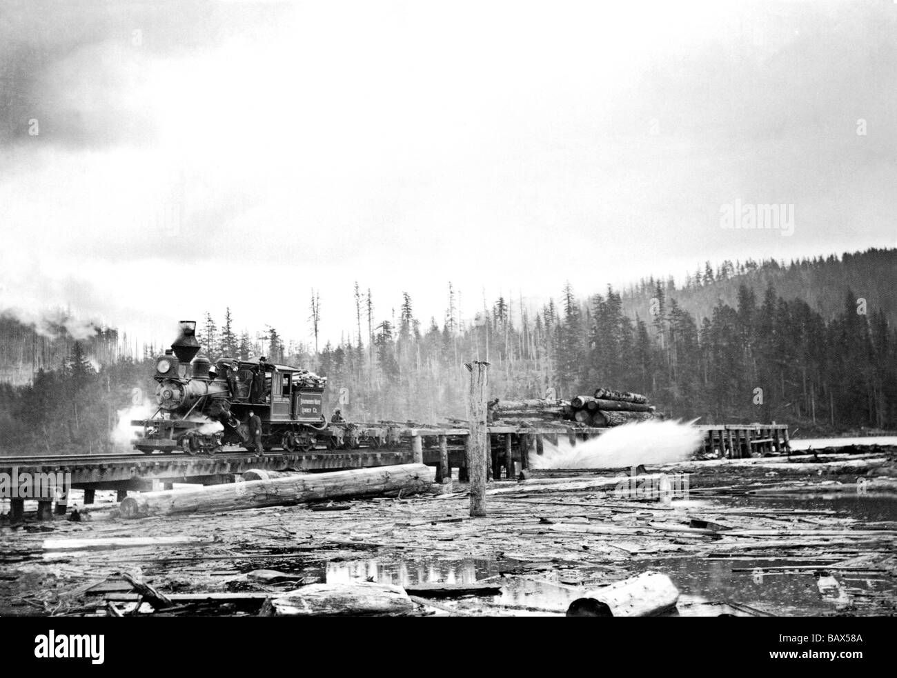 Lumber unloading hi-res stock photography and images - Alamy