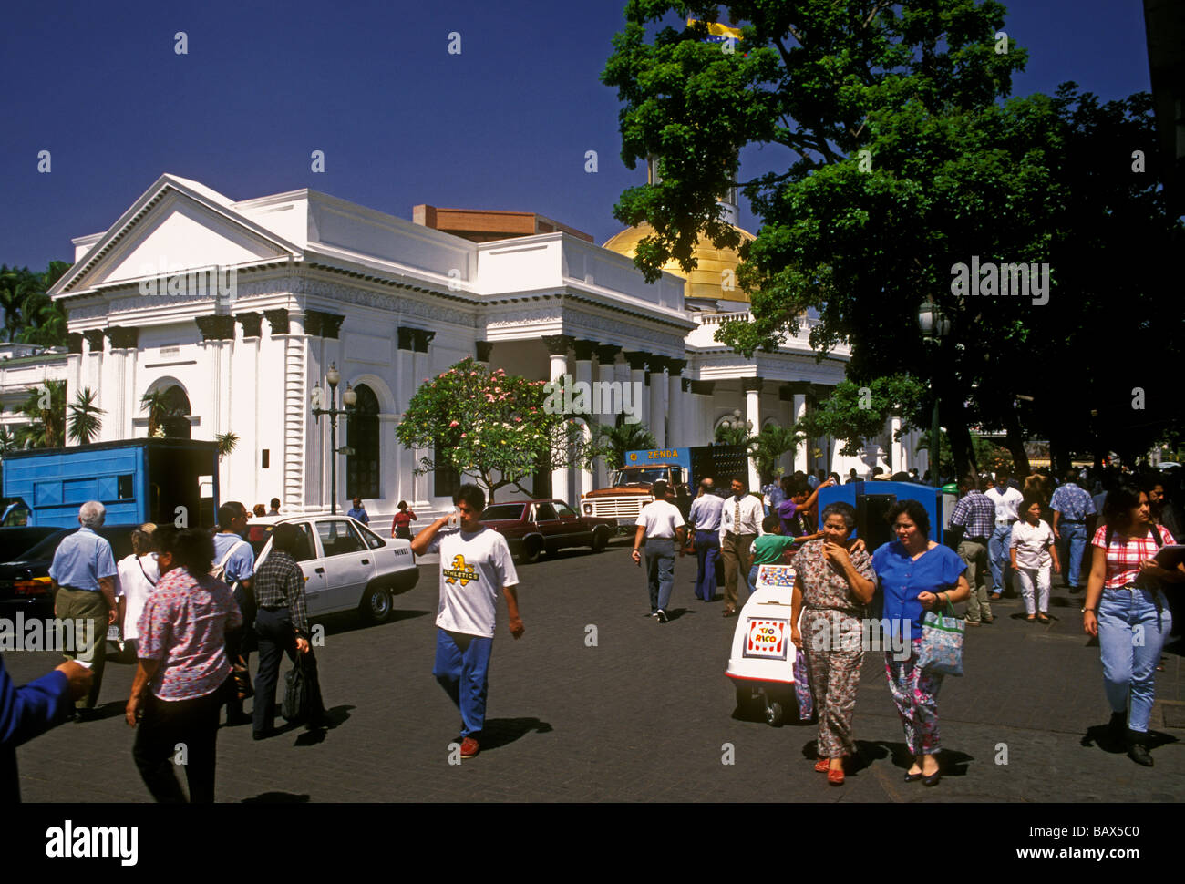 Venezuelans Venezuelan people National Capitol Caracas Capital District ...