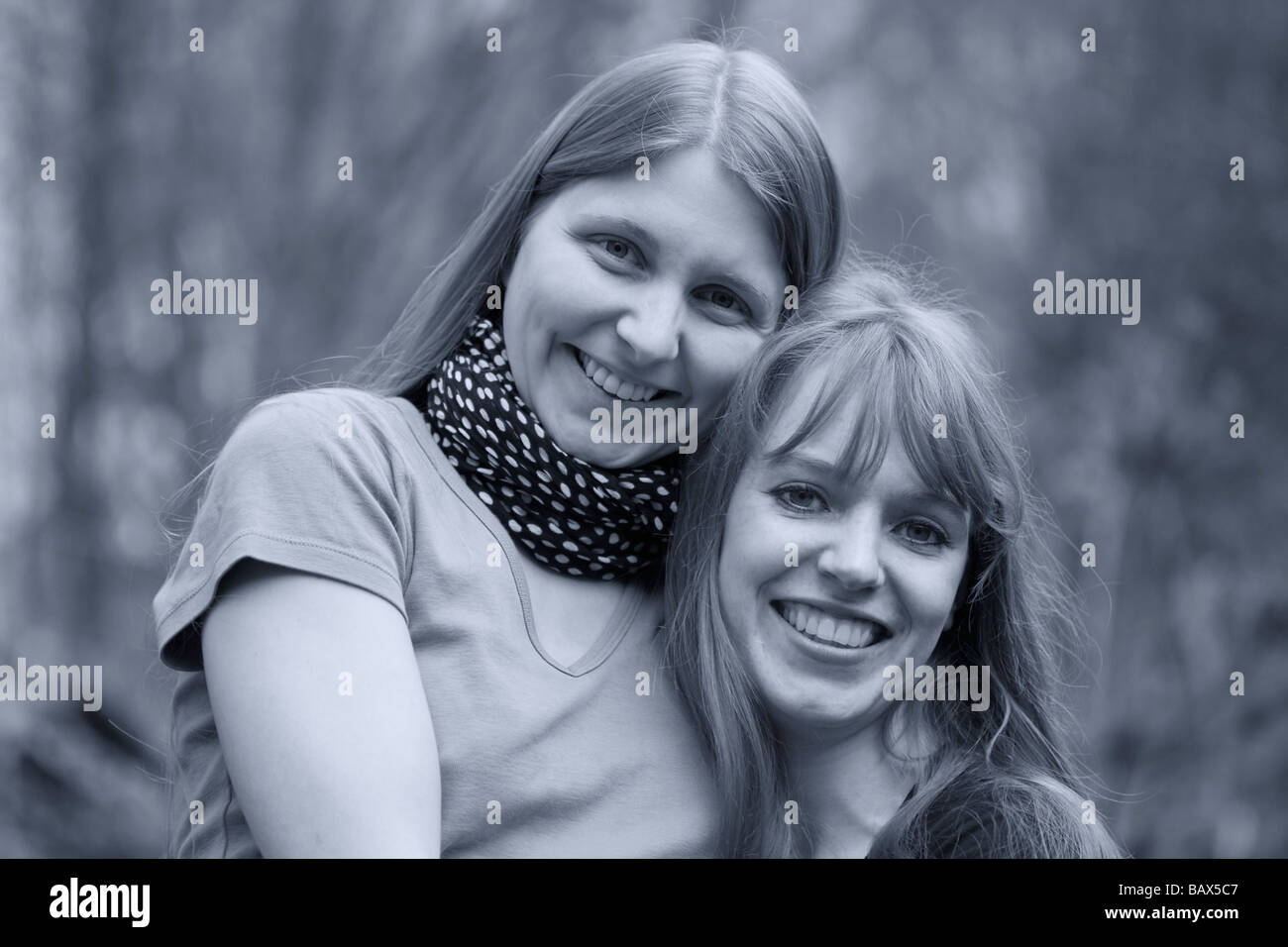 Two black women best friends hi-res stock photography and images - Alamy
