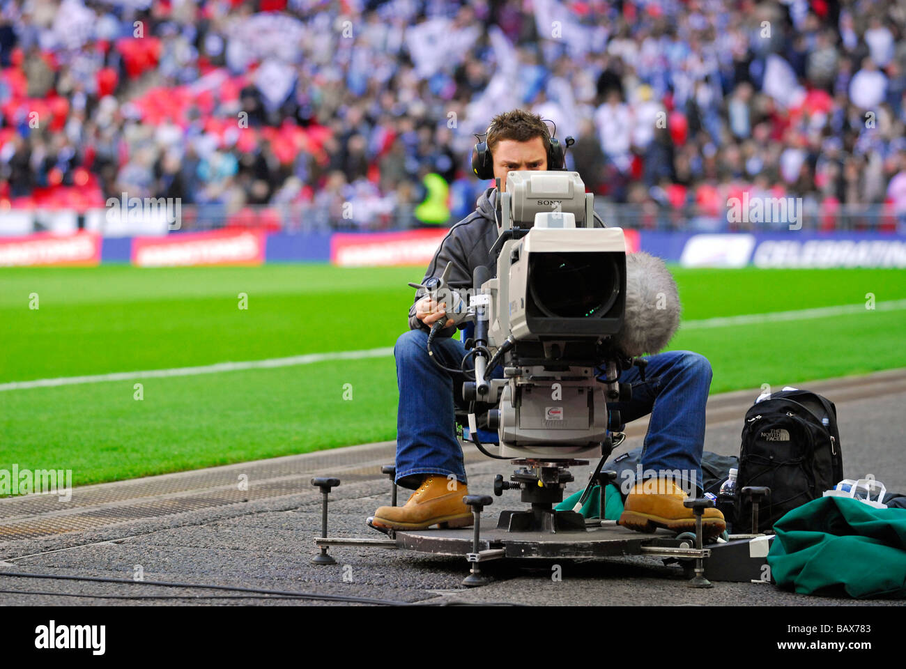Camera television football cameraman hi-res stock photography and ...