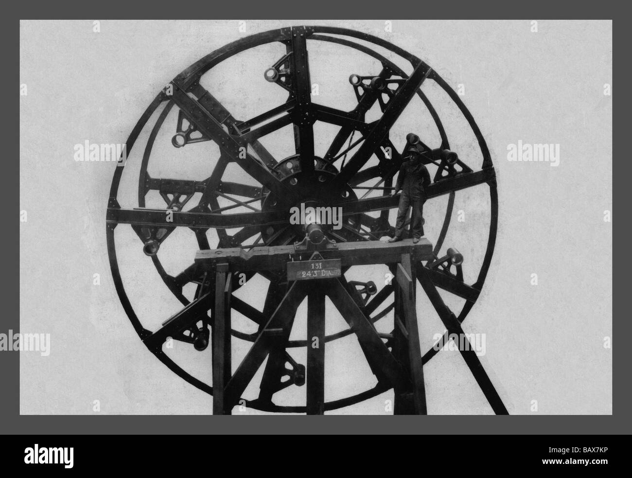 Sea wheel Black and White Stock Photos & Images - Alamy