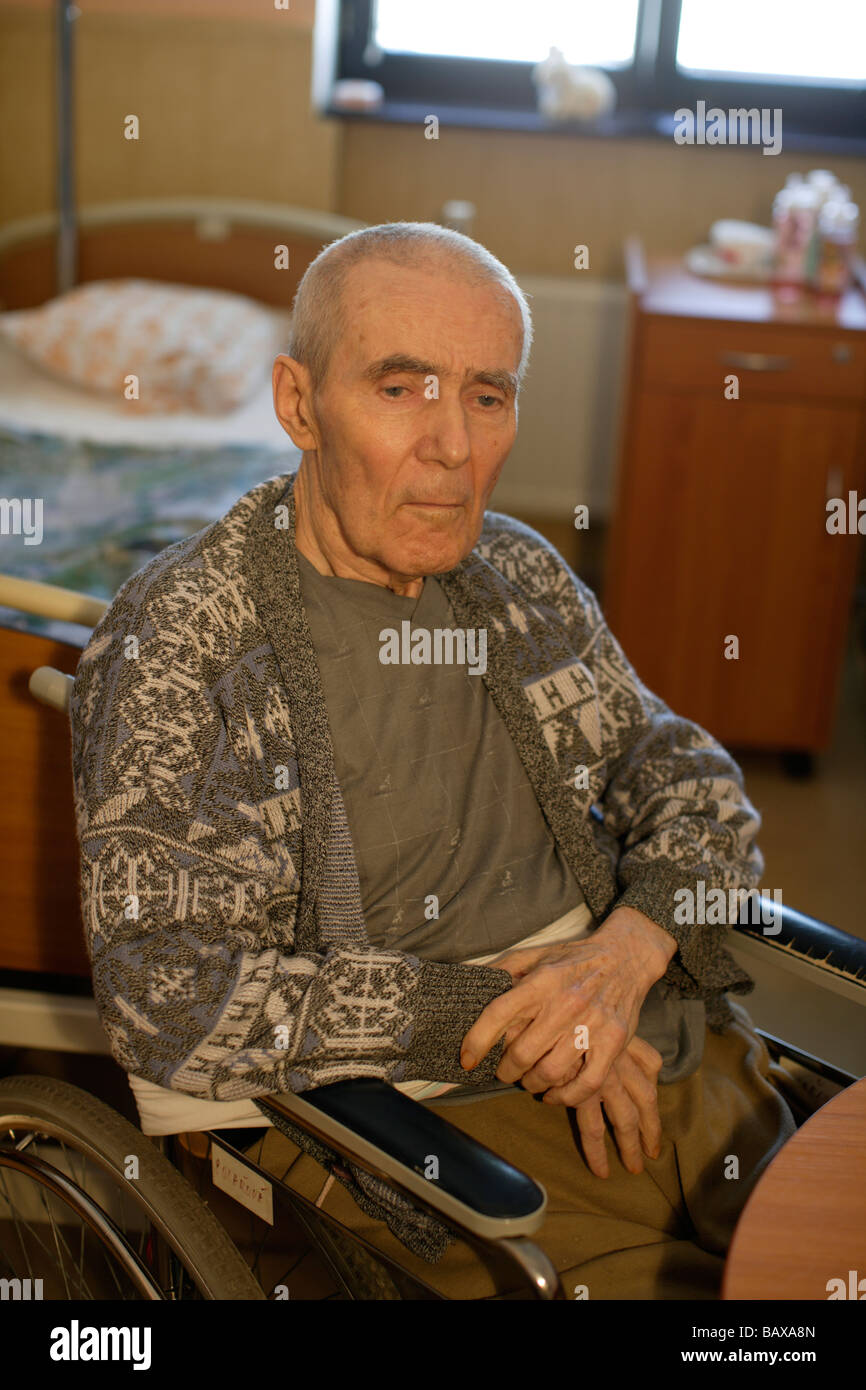 Nursing home elderly man Stock Photo - Alamy