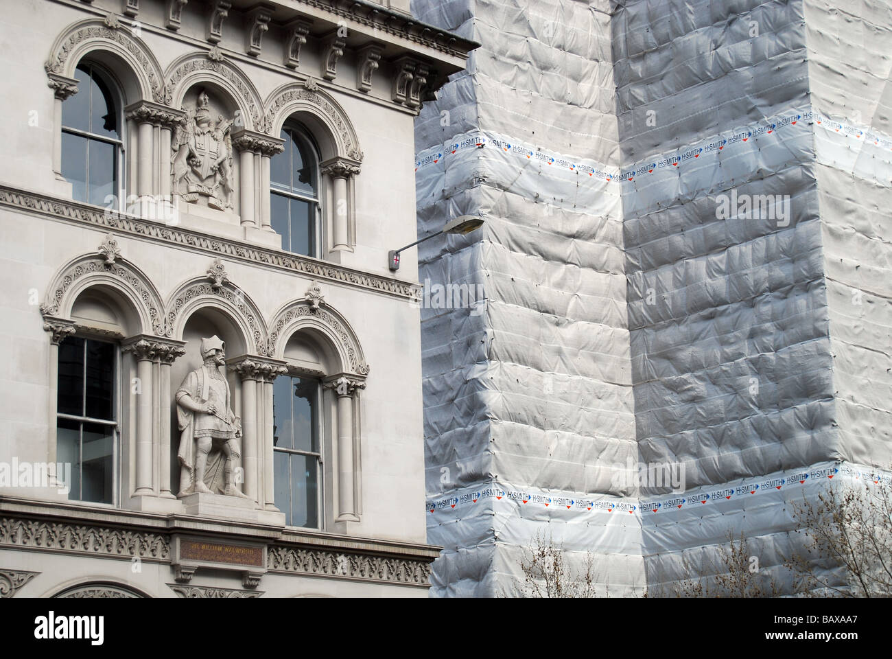 New old contrast architecture hi-res stock photography and images - Alamy