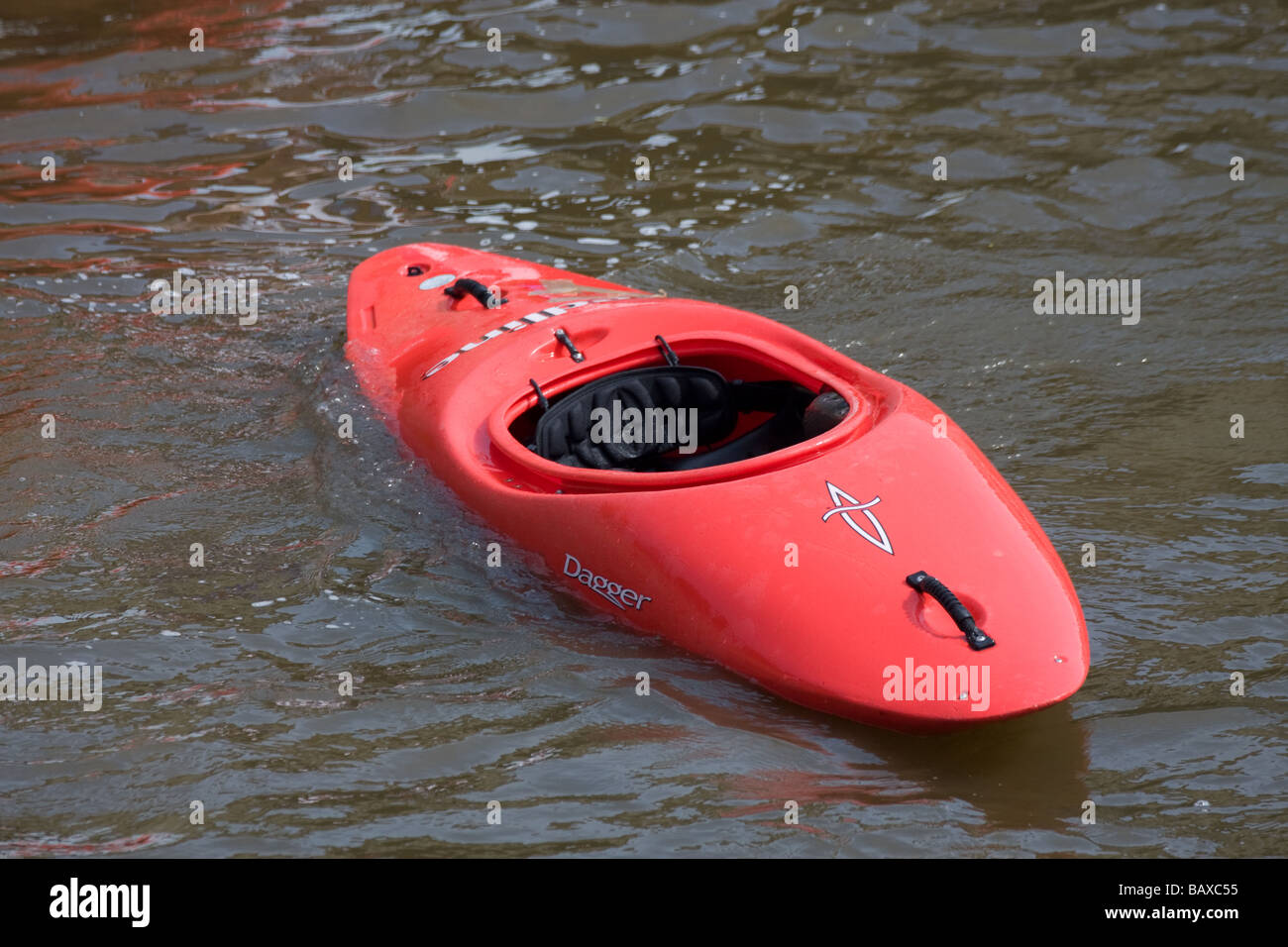 water sport kayak kayaking whitewater training river medway yalding ...